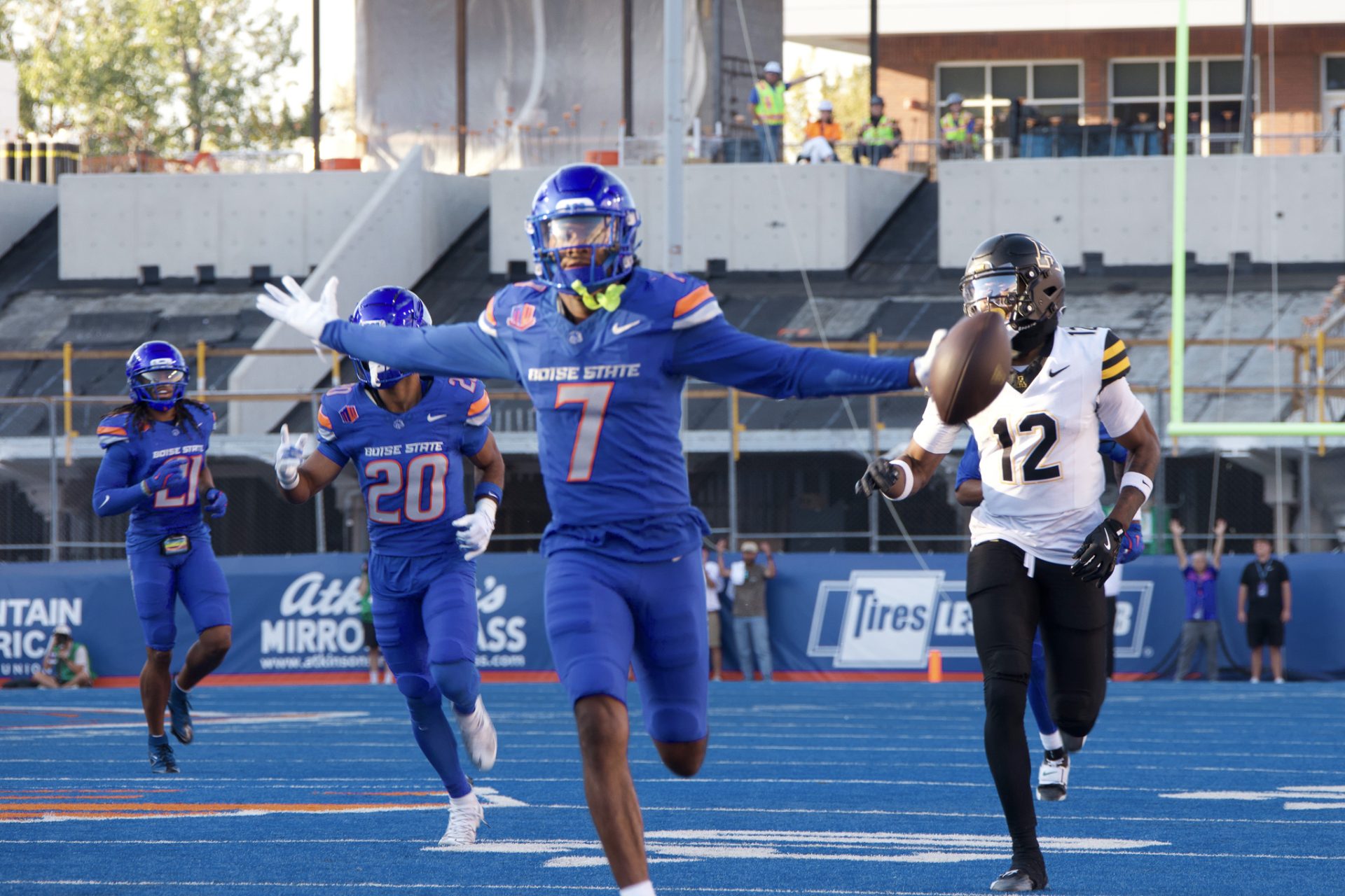 Broncos blow past Appalachian State in complete team win – The Arbiter